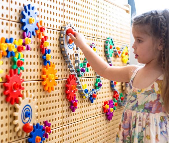 STEM Wall Gears & Chain – 39 Piece Set – Edu-21
